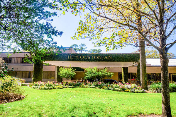 The Houstonian Hotel, A Hidden Houston Getaway - Queen of Sleeves